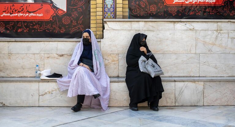 Les femmes en Iran devront porter le voile dans les musées et lieux ...